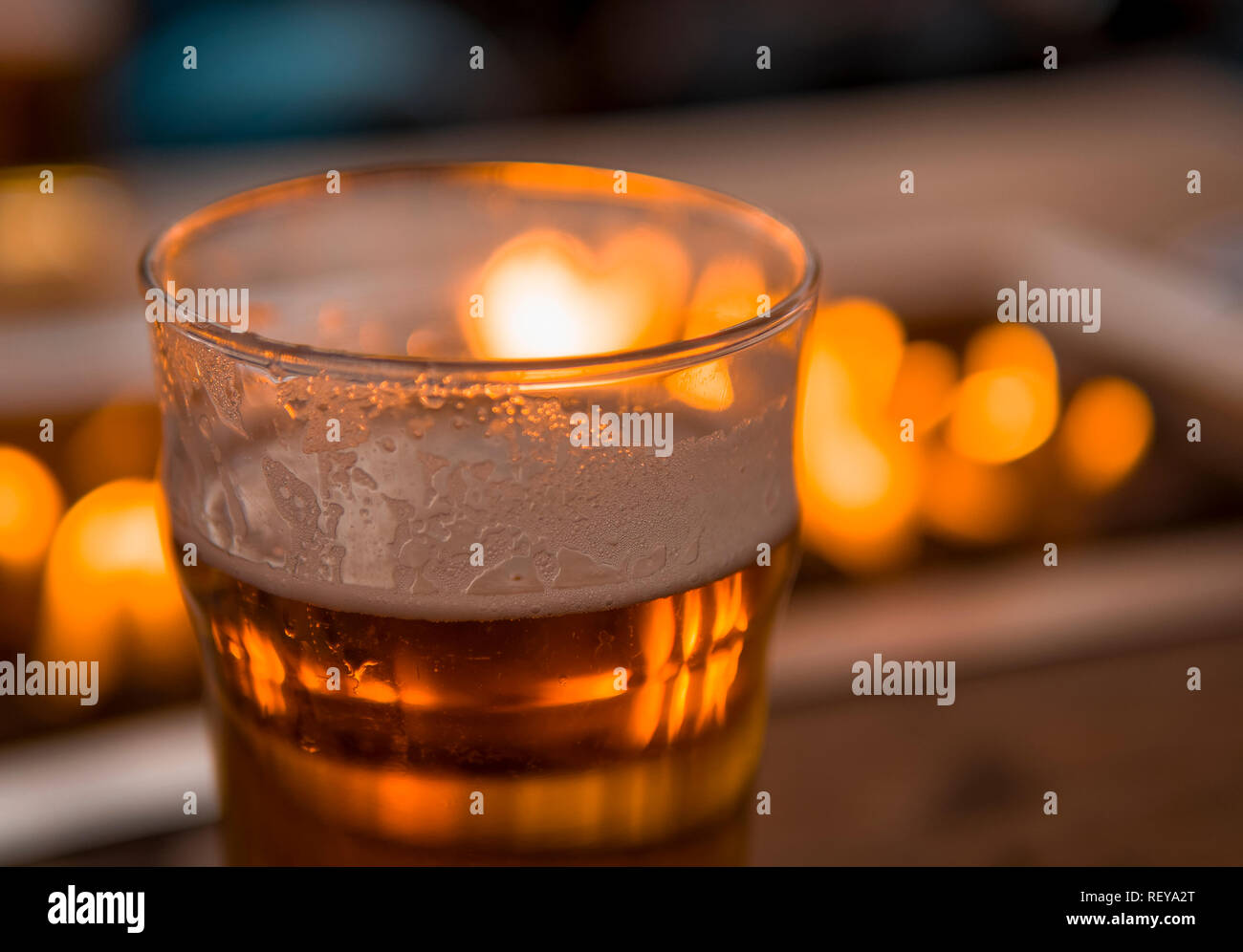 Pub with roaring fire hi-res stock photography and images - Alamy