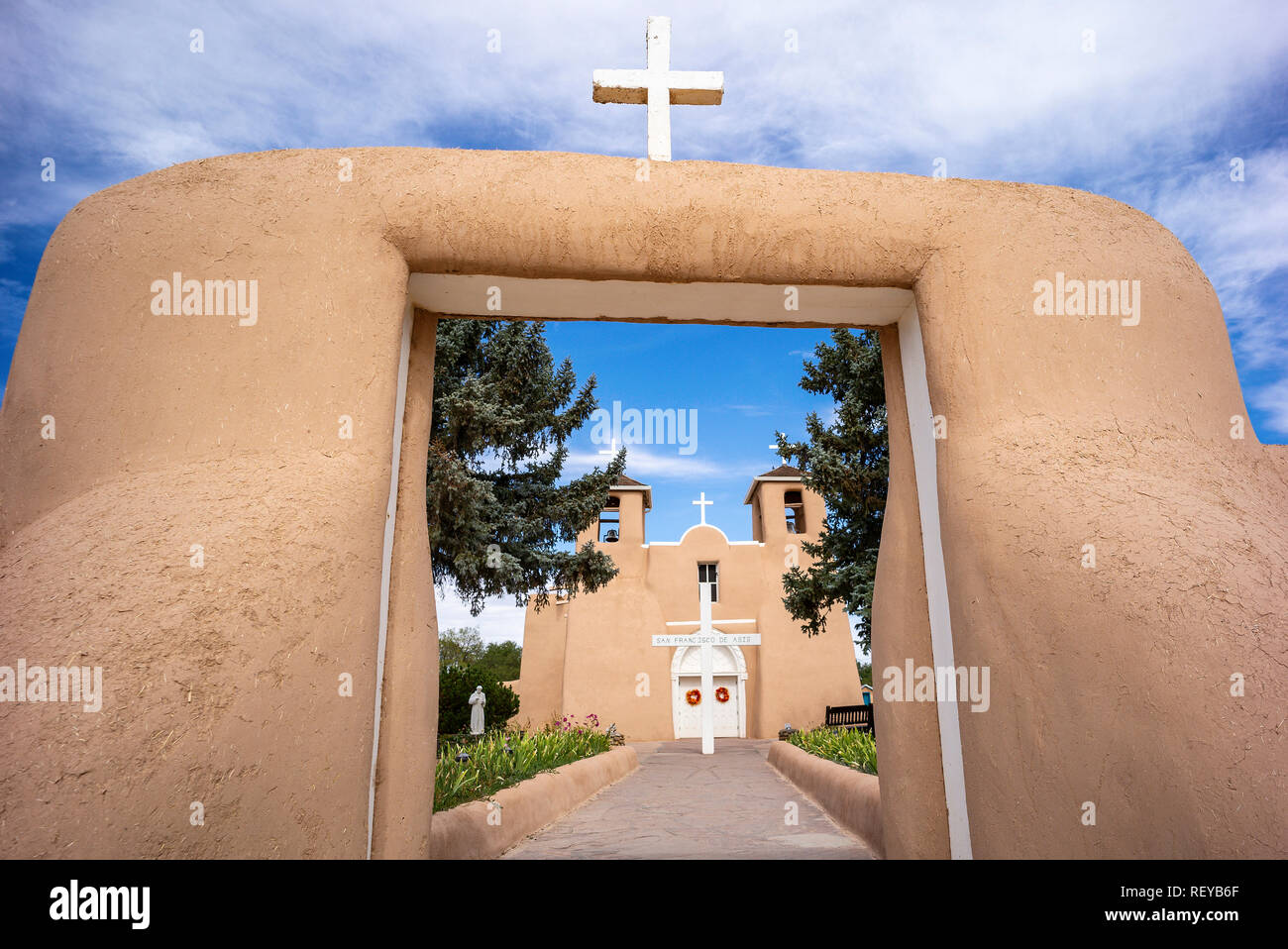 Adobe buttresses hi-res stock photography and images - Alamy