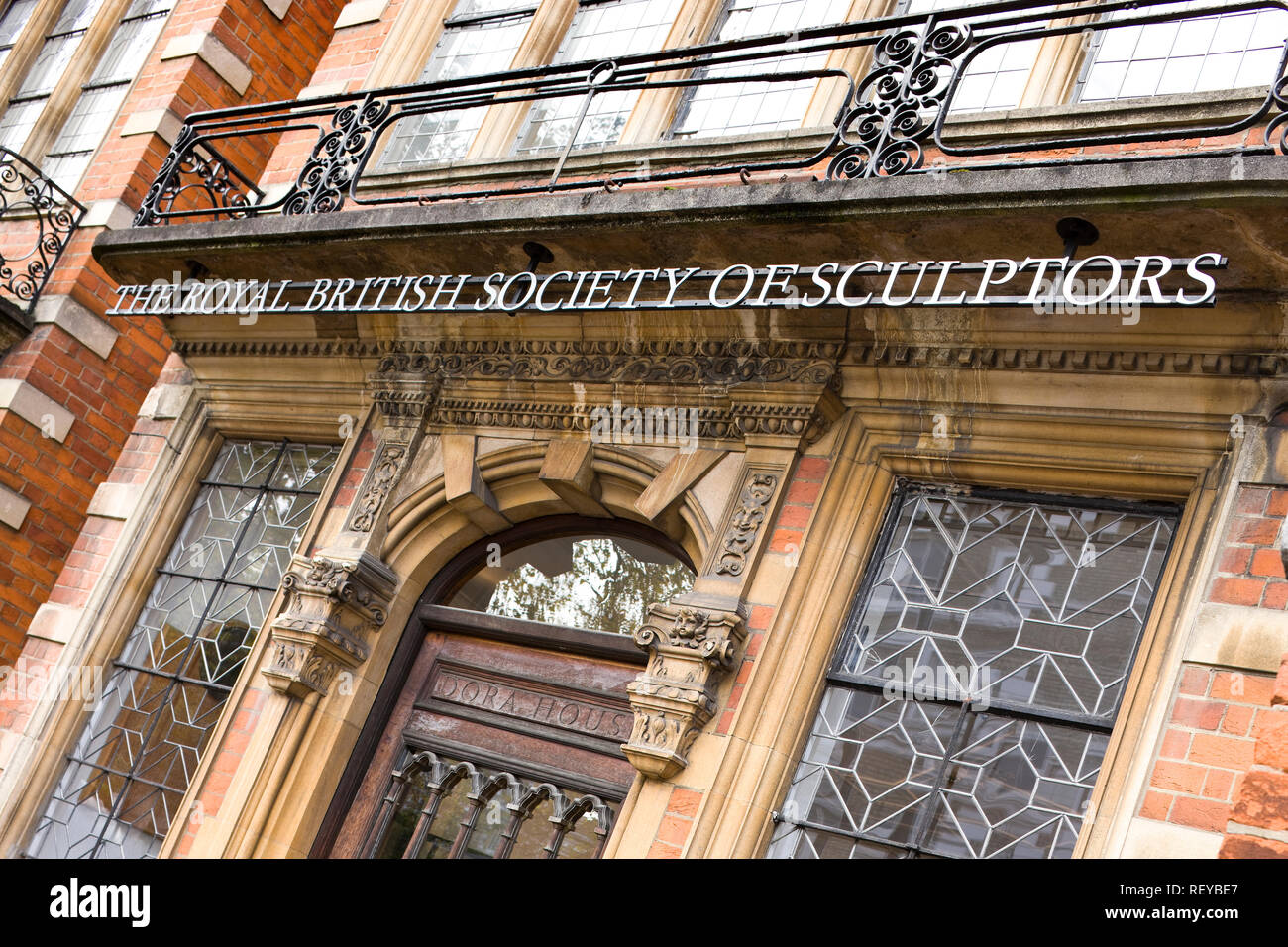 The royal society of sculptors hi-res stock photography and images - Alamy