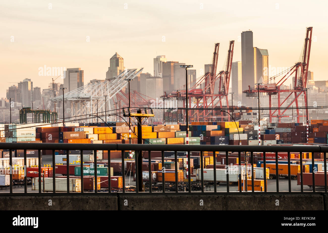 Seattle industrial terminals hi-res stock photography and images - Alamy