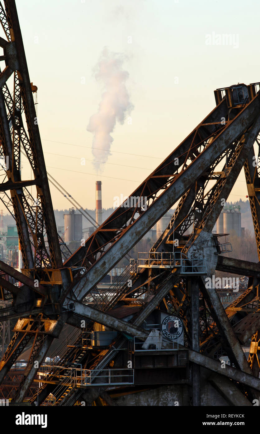 Smoke stack emissions hi-res stock photography and images - Alamy
