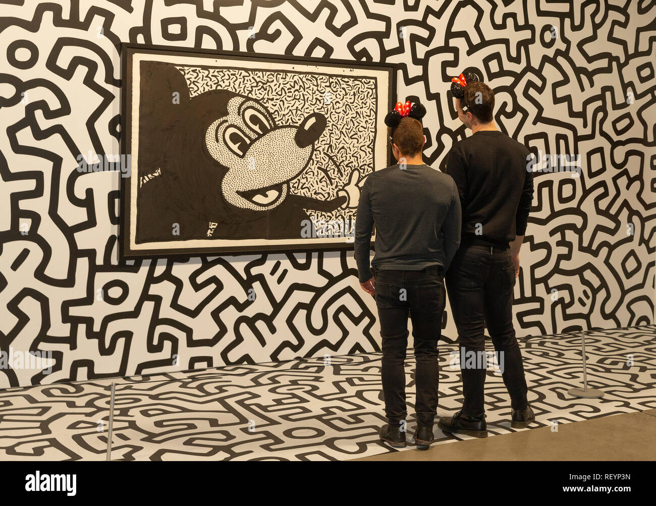 Mickey and minnie 2019 hi-res stock photography and images - Alamy