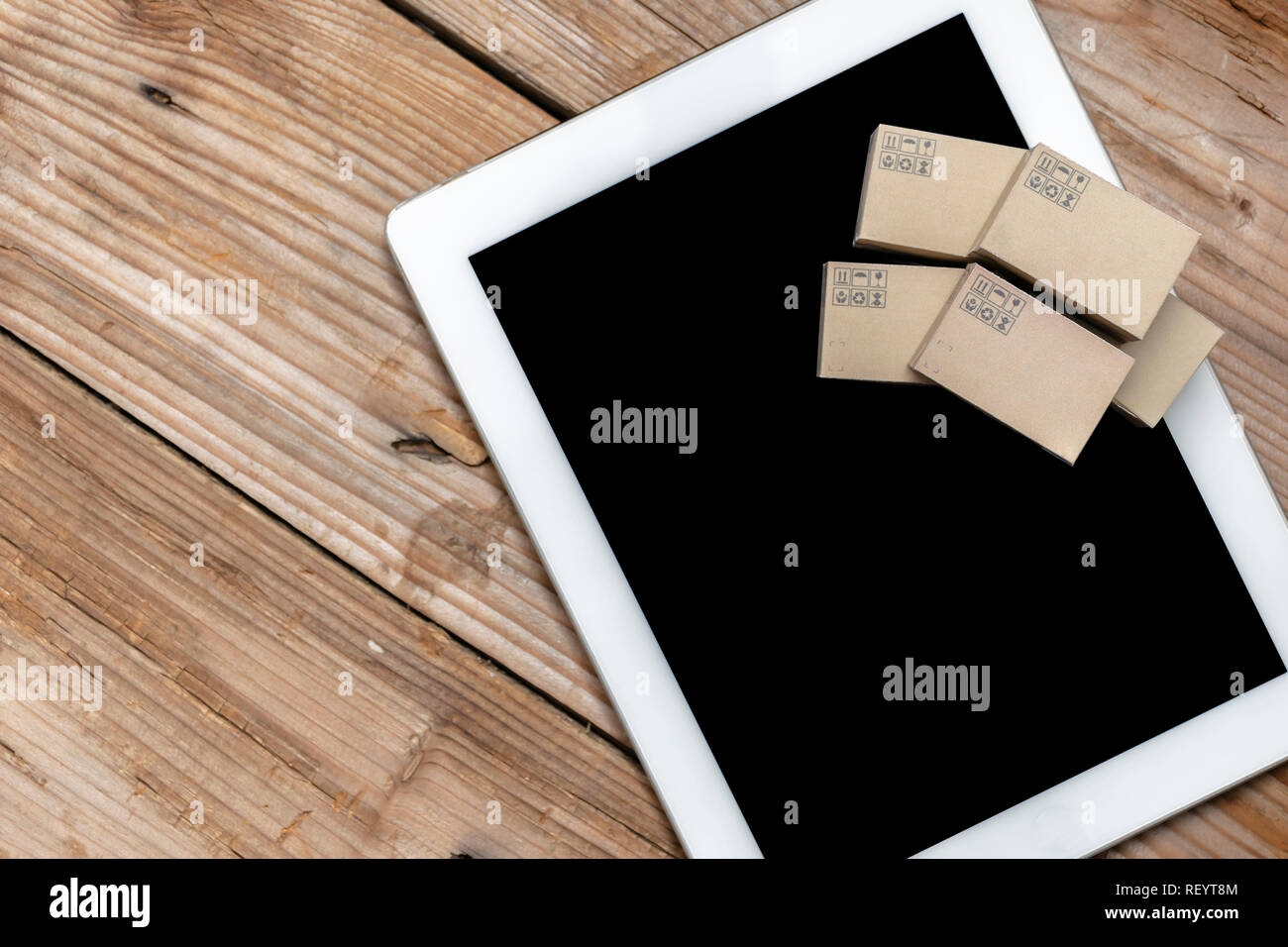 Online shopping,E-commerce and delivery service concept.Paper box ...