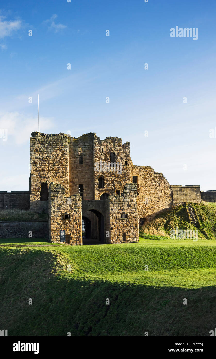 Anglo saxon castle hi-res stock photography and images - Alamy