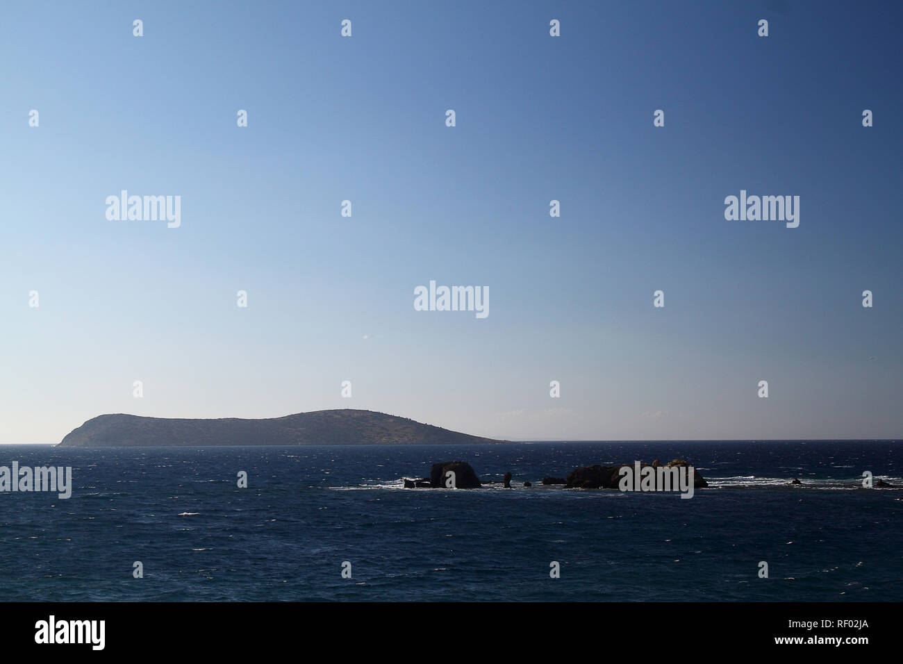 Force hitting sea wall sea waves hi-res stock photography and images ...