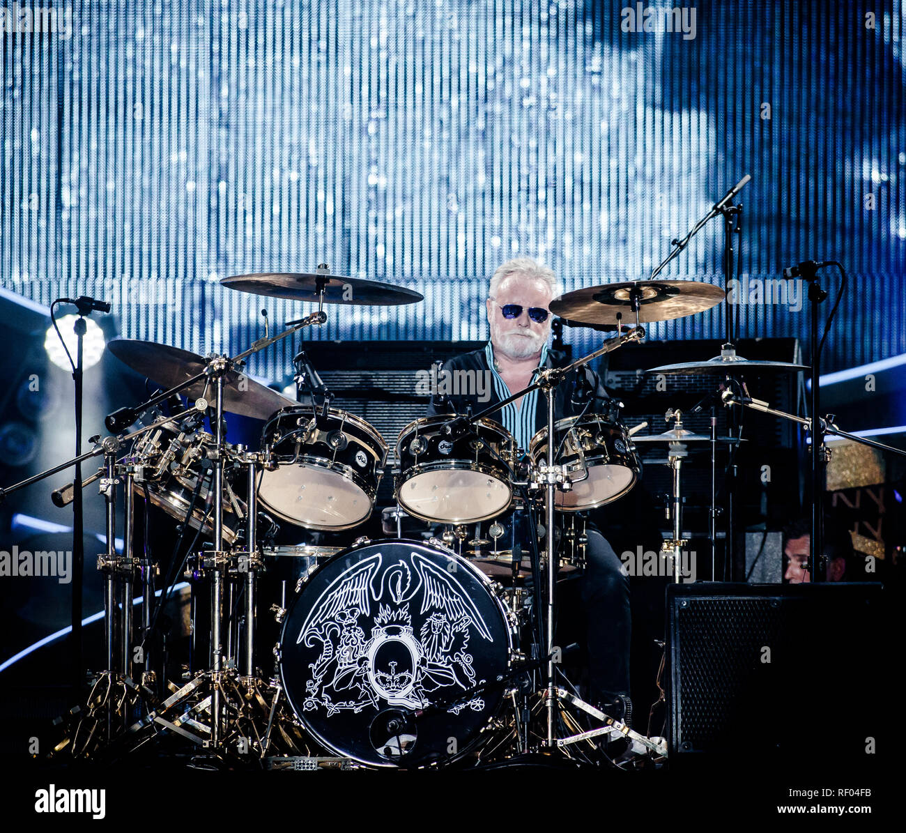 Drummer with the band queen hi-res stock photography and images - Alamy
