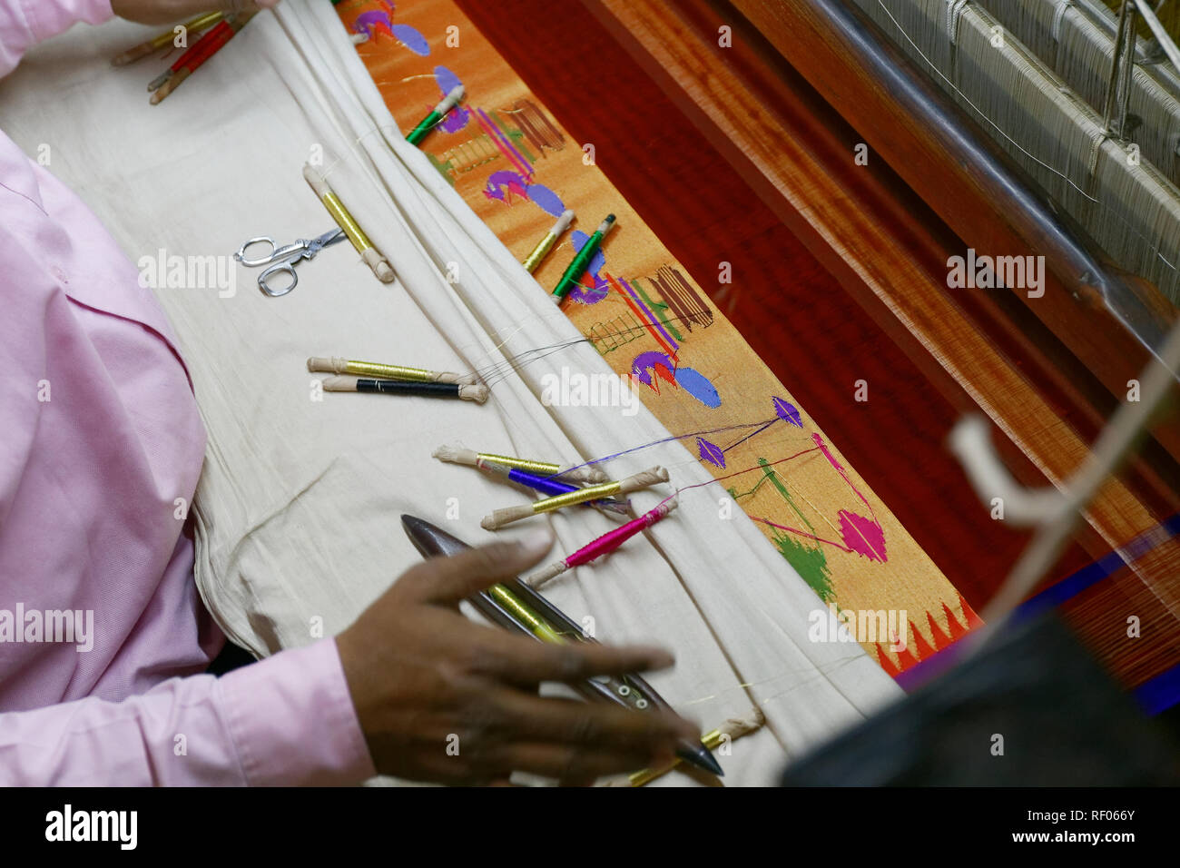 Maharashtra, India: January 20, 2019:Weaving of Paithani saree using ...