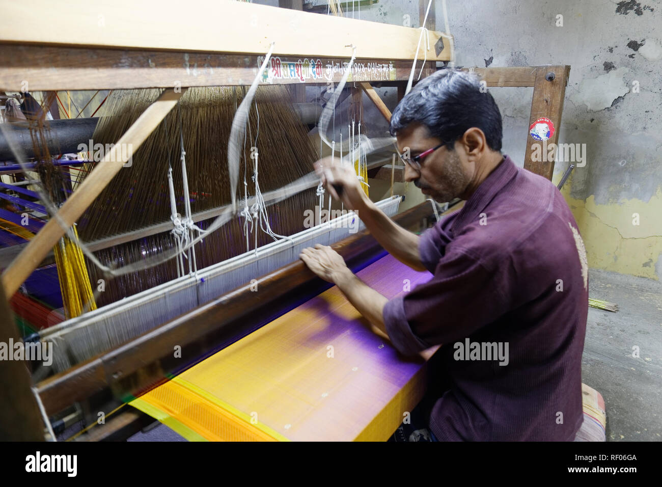 Maharashtra, India: January 20, 2019:Weaving of Paithani saree using ...