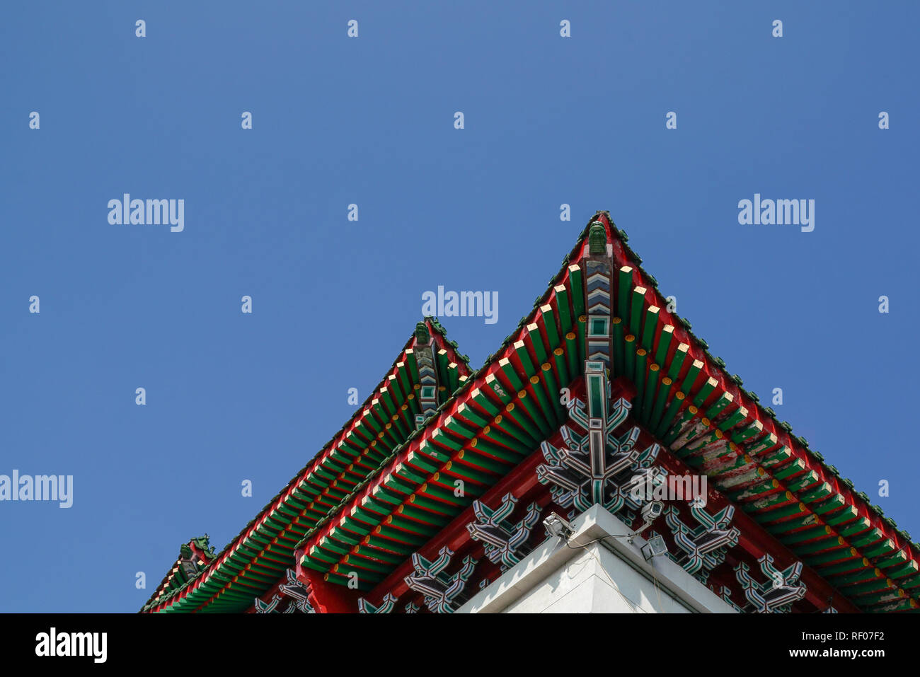 Chinese roof patterns hi-res stock photography and images - Alamy