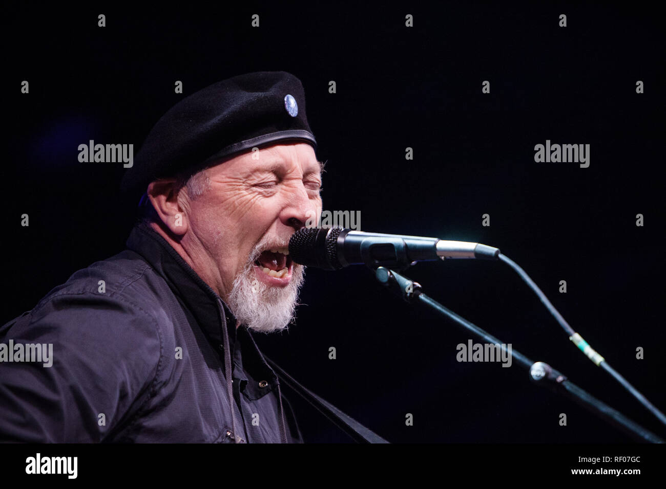 Richard thompson singer hi-res stock photography and images - Alamy