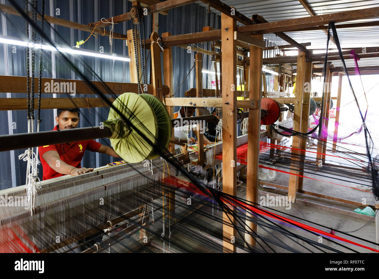 Maharashtra, India: January 20, 2019:Weaving of Paithani saree using ...