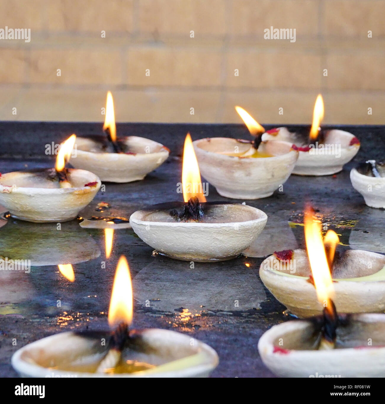 Clay diya lamps hi-res stock photography and images - Alamy