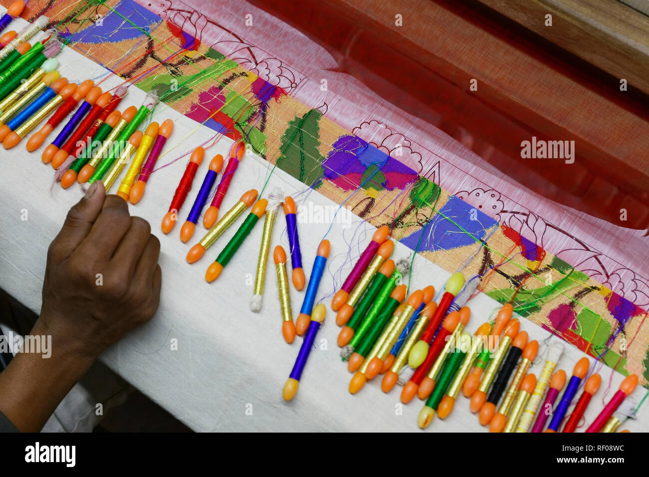 Maharashtra, India: January 20, 2019:Weaving of Paithani saree using ...