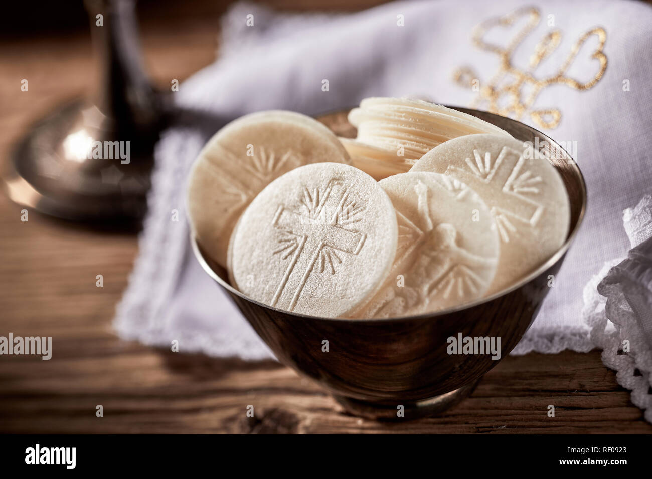 Christian cross wheat hi-res stock photography and images - Alamy