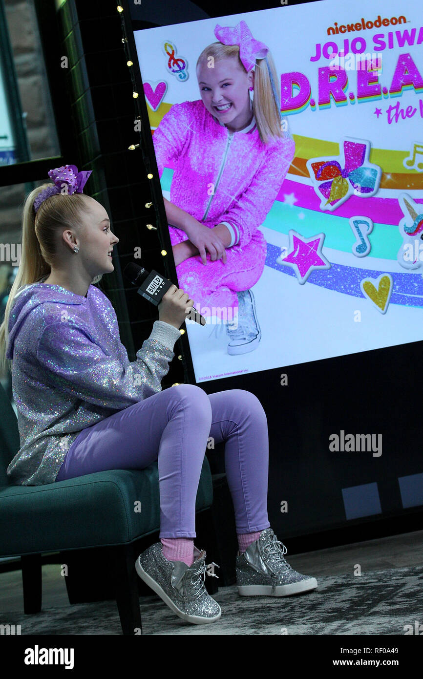 Jojo siwa hi-res stock photography and images - Alamy