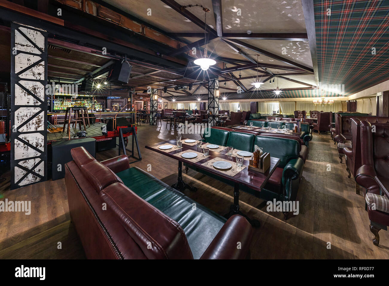 Stylish restaurant interior night hi-res stock photography and images ...