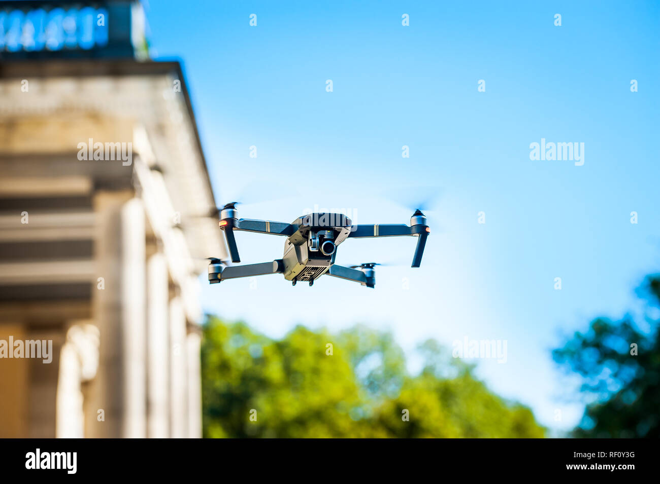 Camera flies hi-res stock photography and images - Alamy