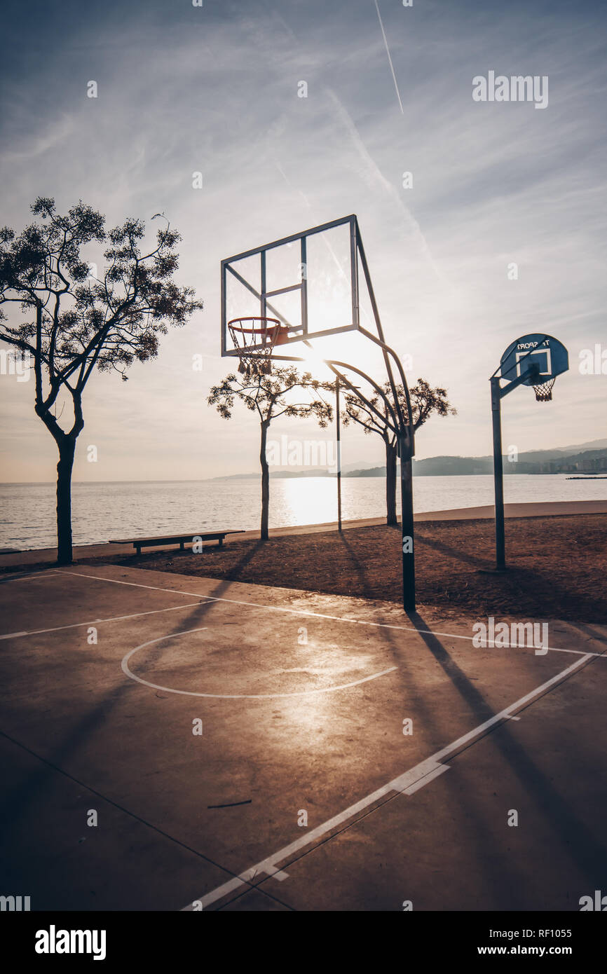 Basketball court near the ocean hi-res stock photography and images - Alamy