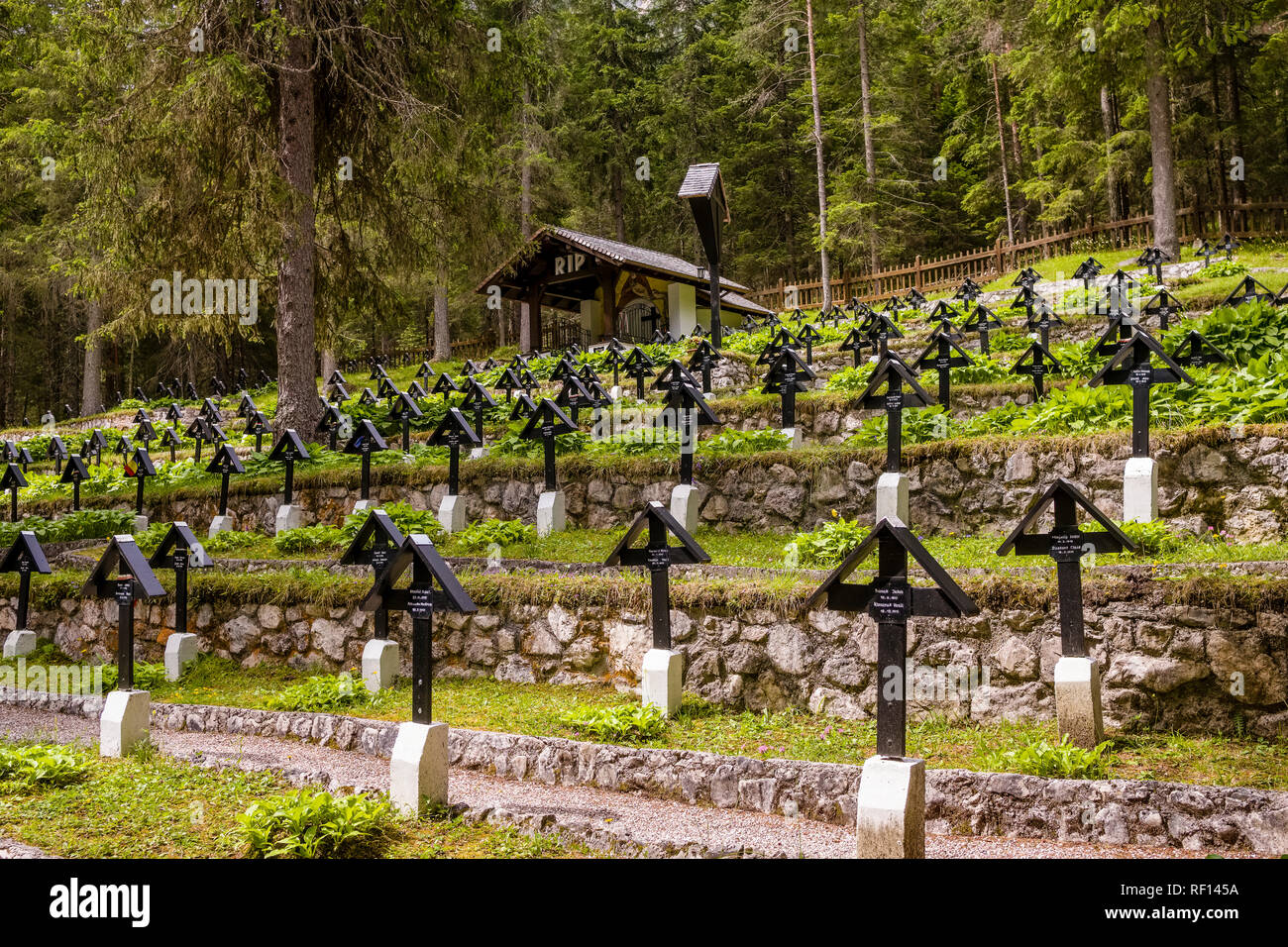 World war 1 dead graves hi-res stock photography and images - Alamy