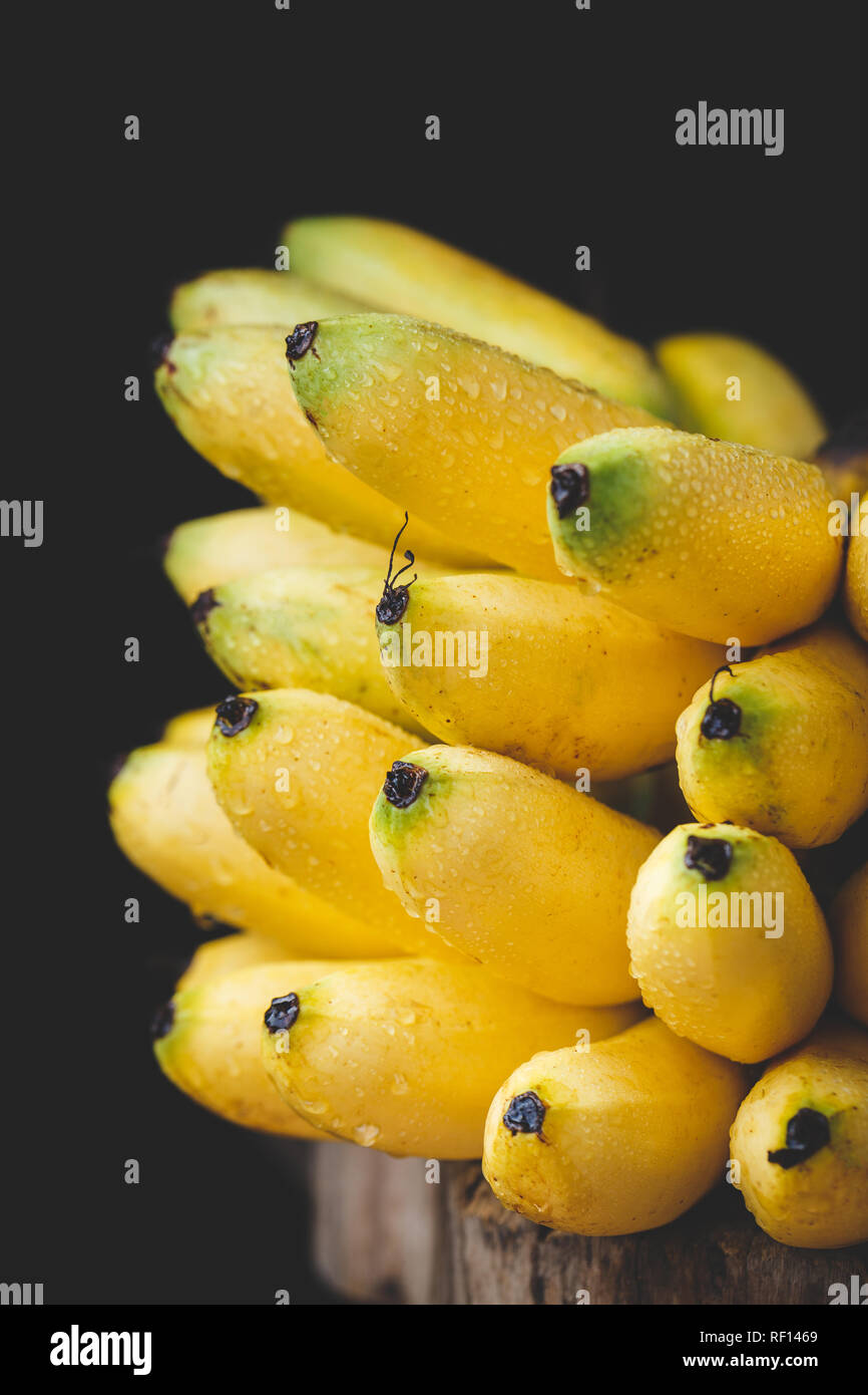 Ripe little bananas Stock Photo - Alamy