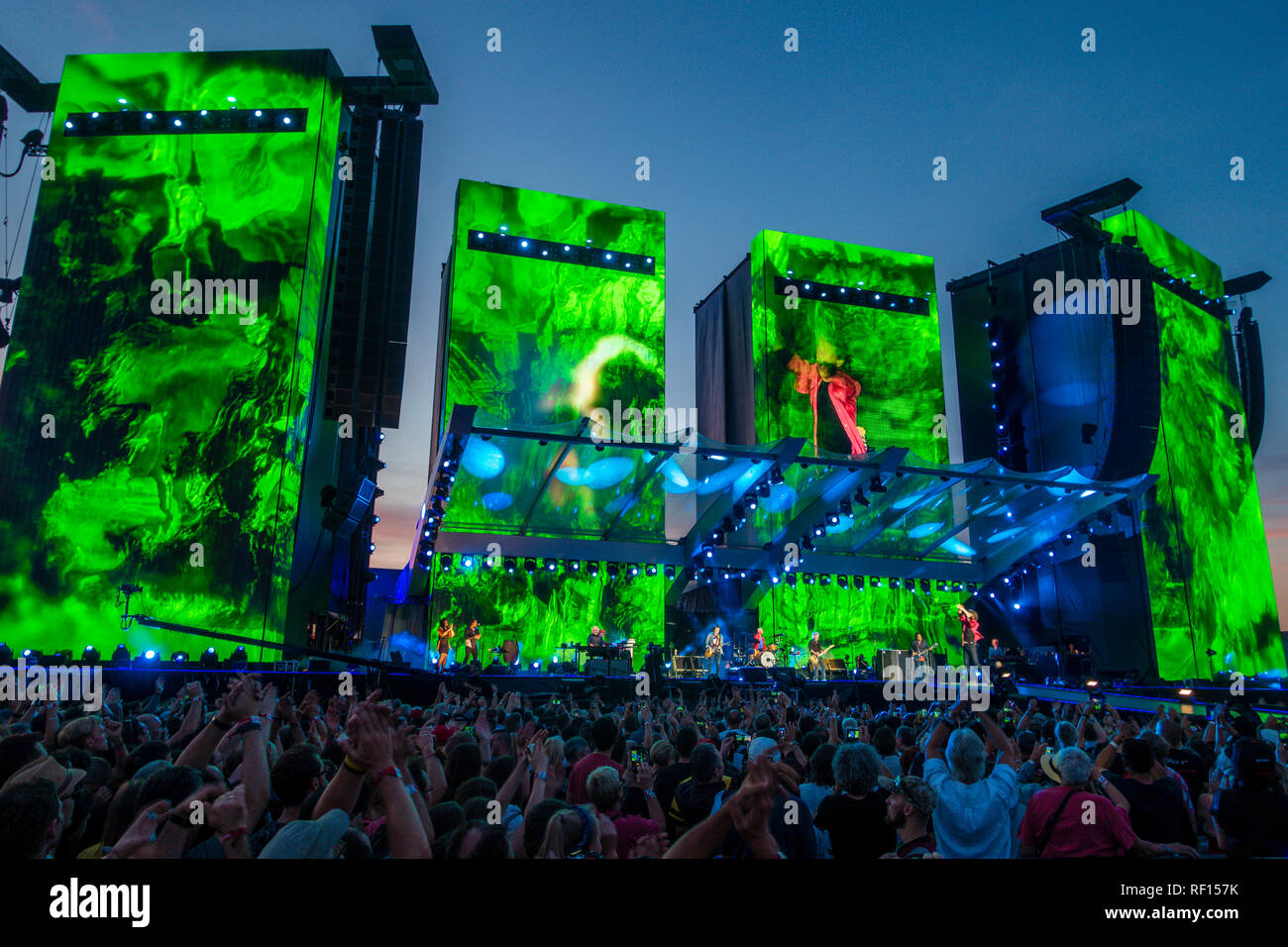 The rolling stones stage hi-res stock photography and images - Alamy