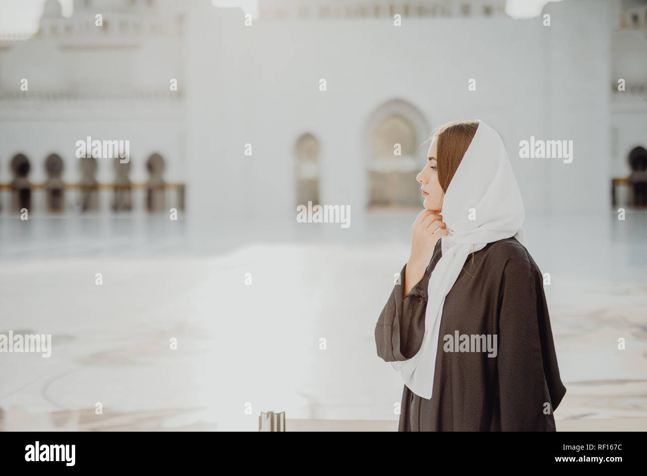Woman at famous Sheikh Zayed Grand Mosque in Abu Dhabi, United Arab ...