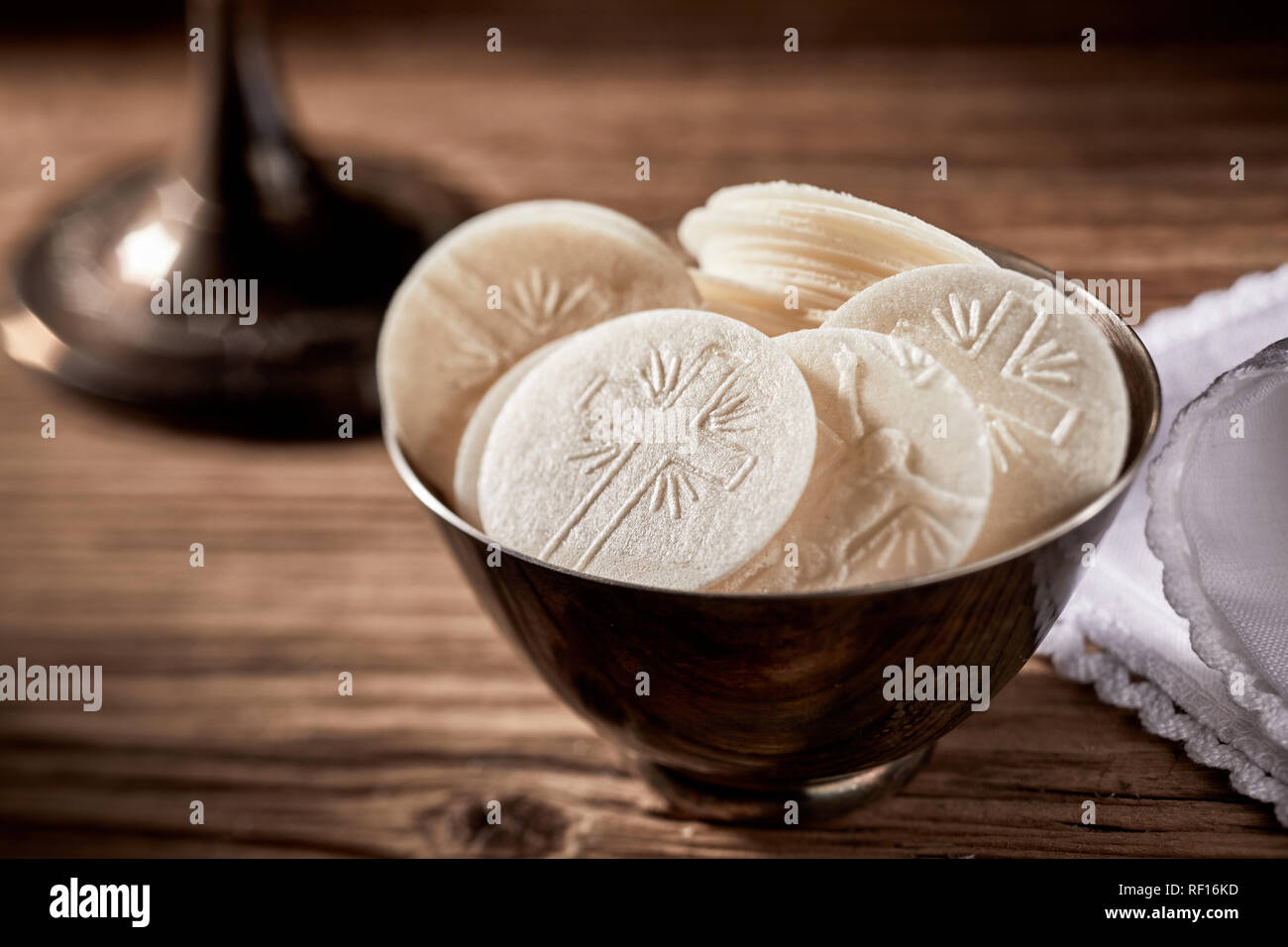 Bowl sacramental holy communion hi-res stock photography and images - Alamy