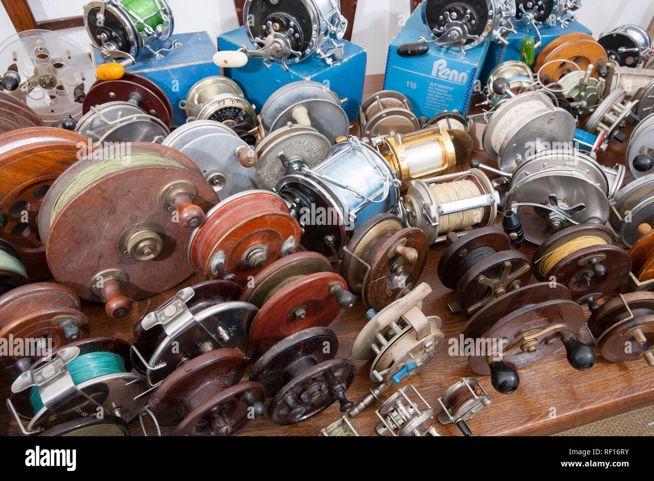 Vintage fishing reels hi-res stock photography and images - Alamy