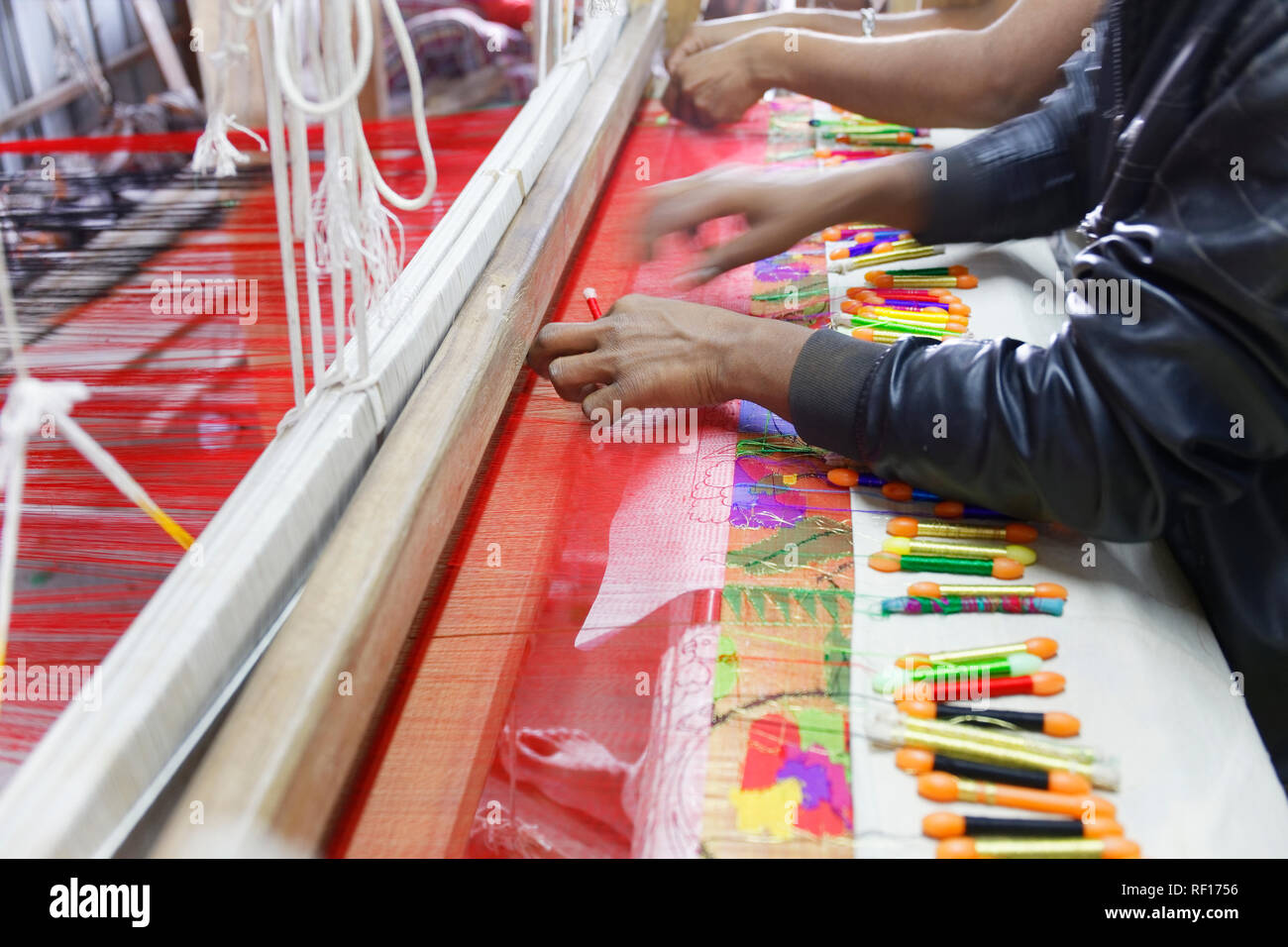 Maharashtra, India: January 20, 2019:Weaving of Paithani saree using ...