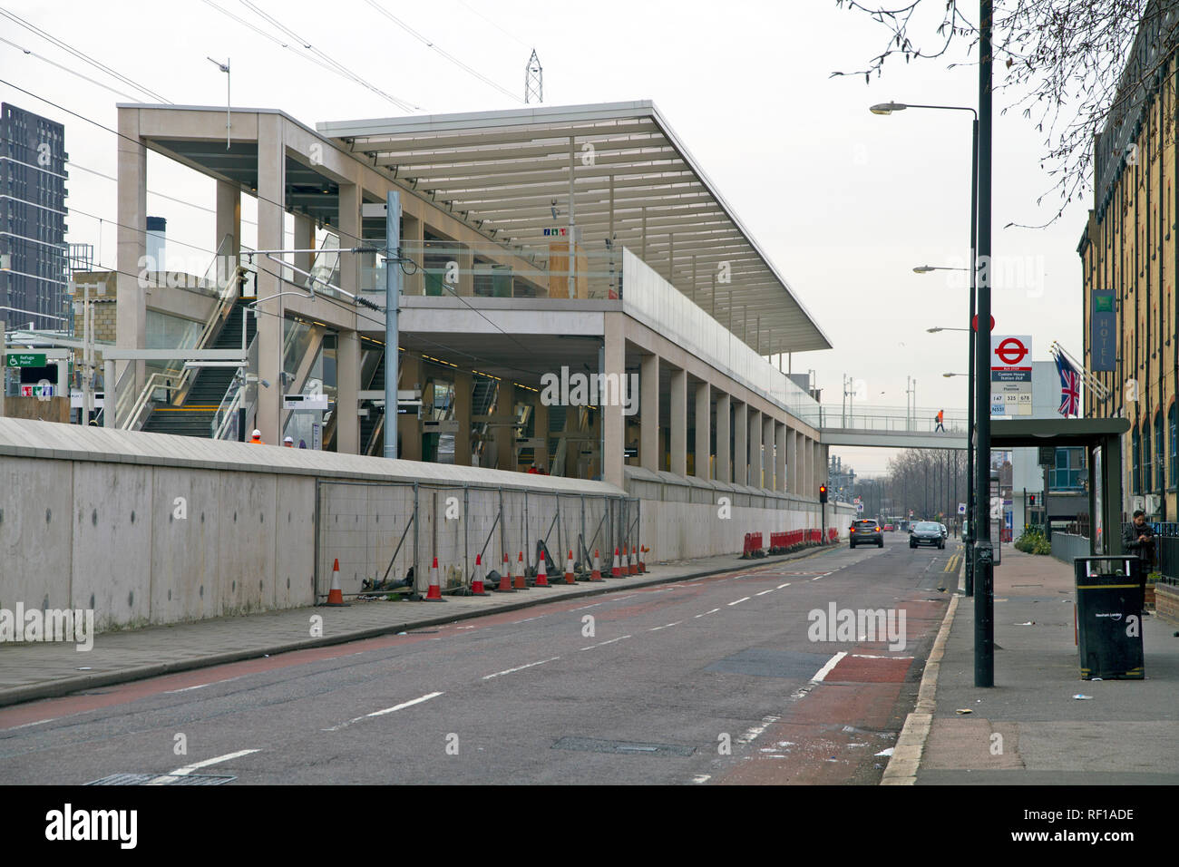 Elizabeth Line High Resolution Stock Photography and Images - Alamy
