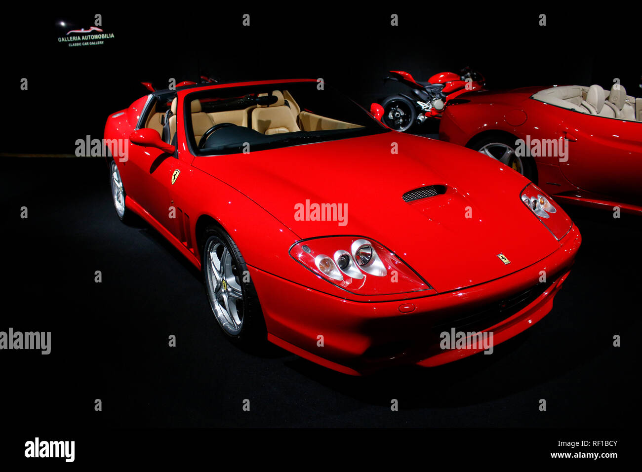Roter ferrari 360 hi-res stock photography and images - Alamy