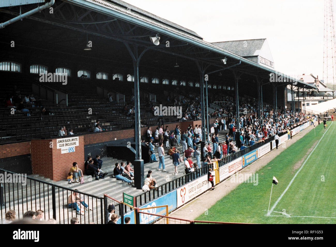 General view of the pitch at craven cottage hi-res stock photography ...