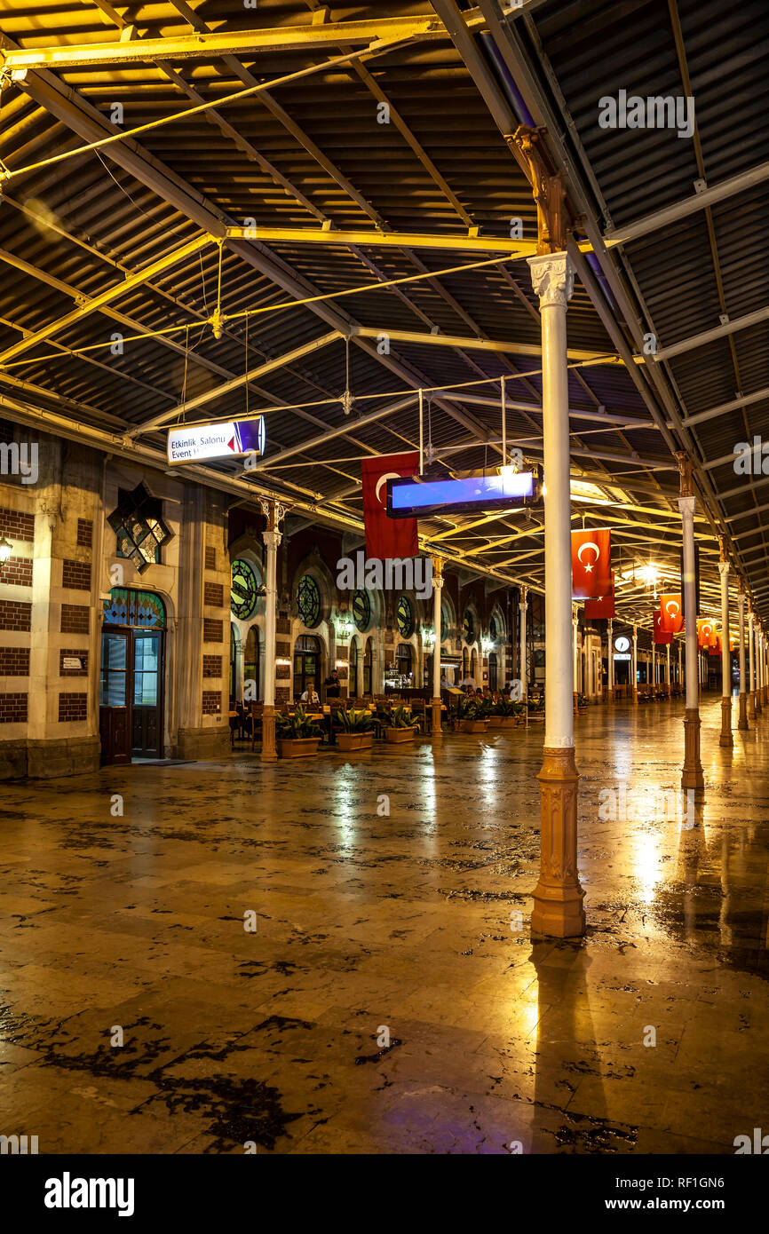 Empty train stations hi-res stock photography and images - Alamy