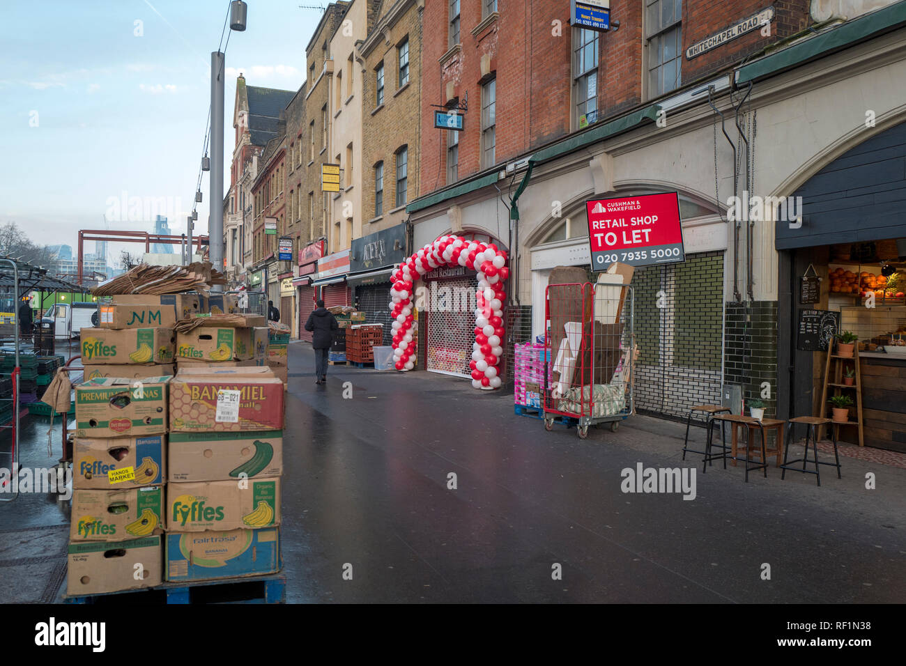 Whitechapel street market in london hi-res stock photography and images ...