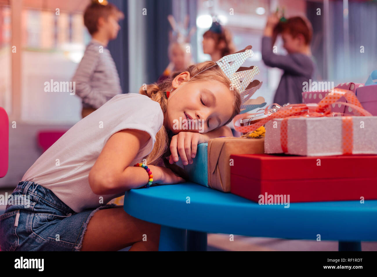 Teenager birthday party hi-res stock photography and images - Alamy