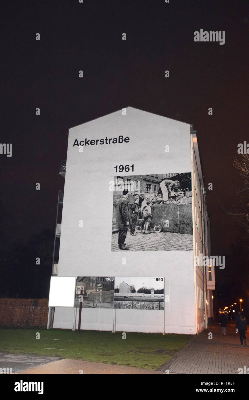 Stretch of berlin wall hi-res stock photography and images - Alamy