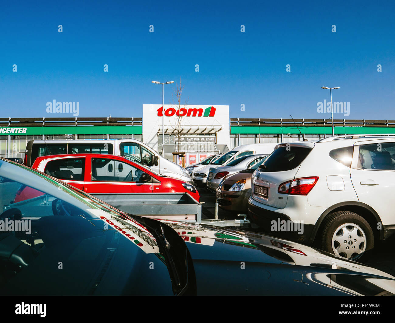 Toom diy hi-res stock photography and images - Alamy