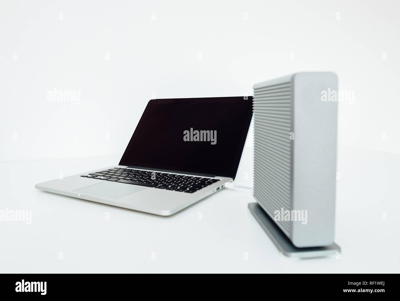 External hard disc drive and system hi-res stock photography and images ...