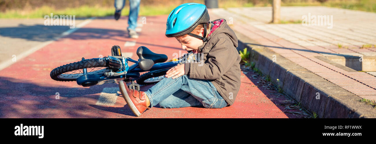 Falling off bicycle hi-res stock photography and images - Alamy