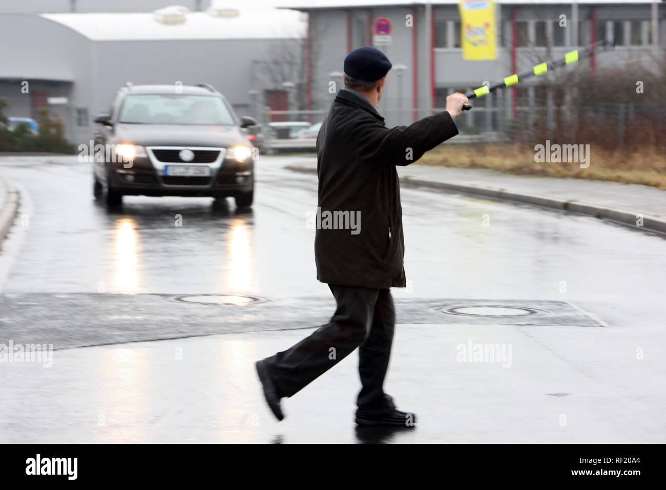 A man crosses the street hi-res stock photography and images - Alamy