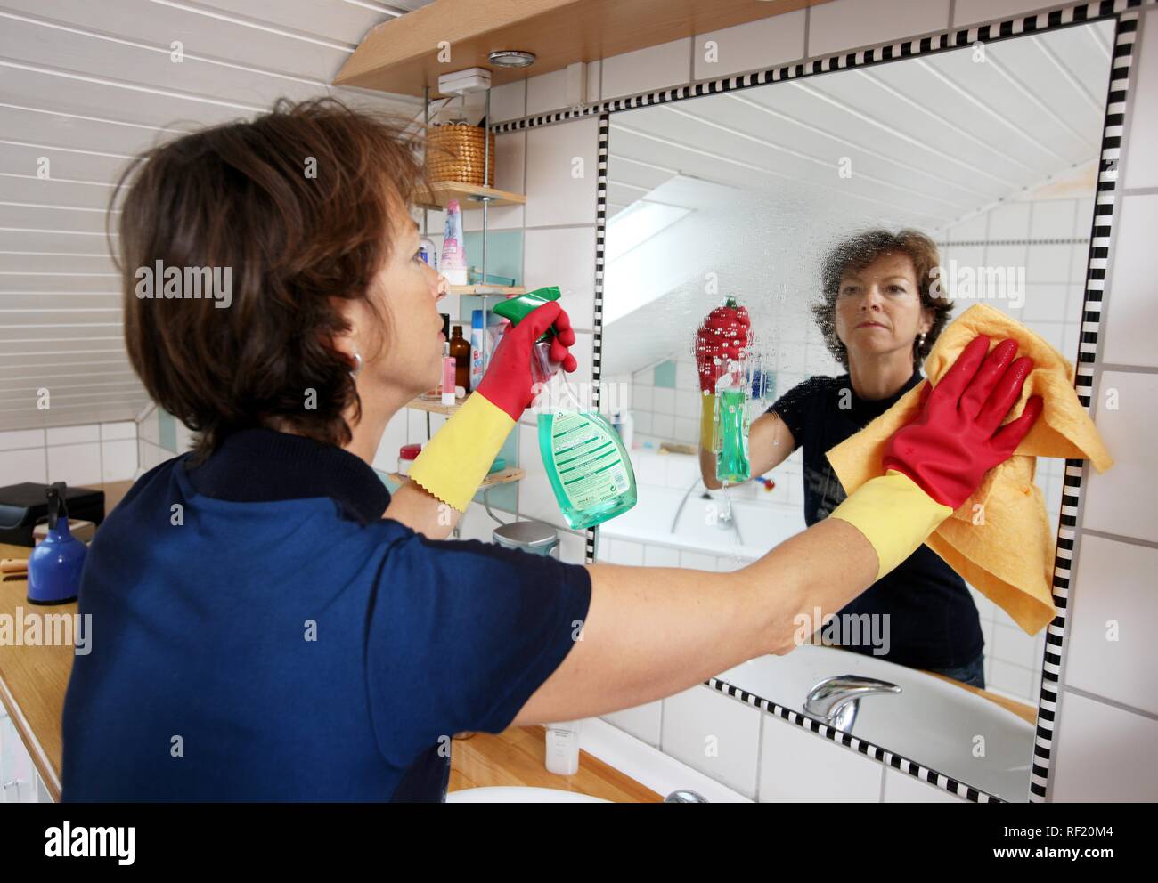 House work, woman cleaning a bathroom Stock Photo - Alamy