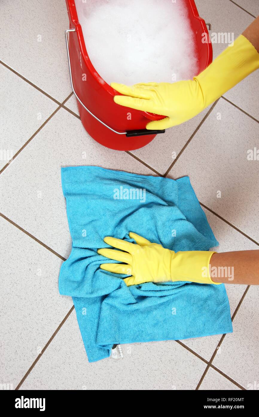 Damp house hi-res stock photography and images - Alamy