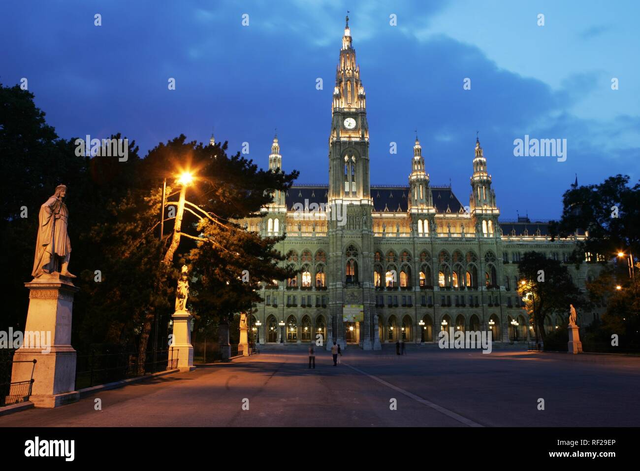 Vienna administrative buildings hi-res stock photography and images - Alamy