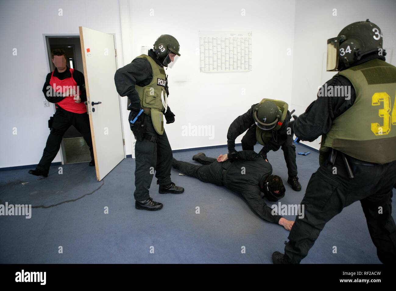 Operational exercise, training for new SWAT officers, North Rhine ...