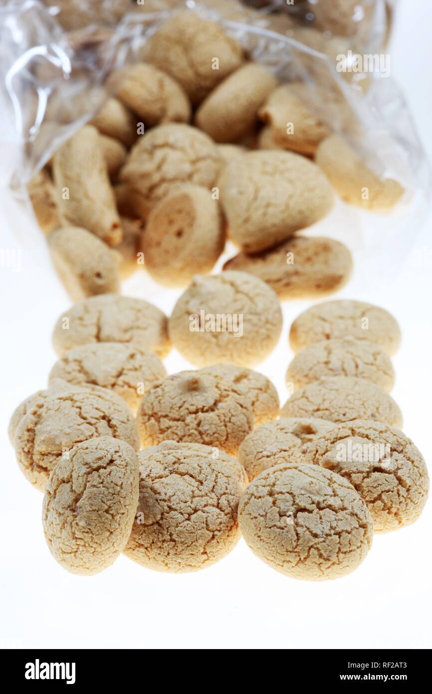 Amaretti hi-res stock photography and images - Alamy