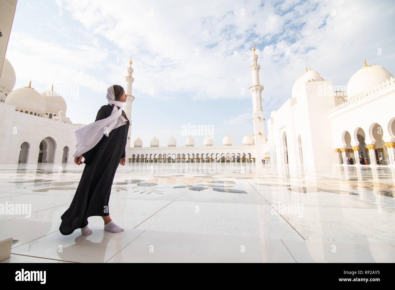 Muslim Woman Dressed In Burka High Resolution Stock Photography and ...