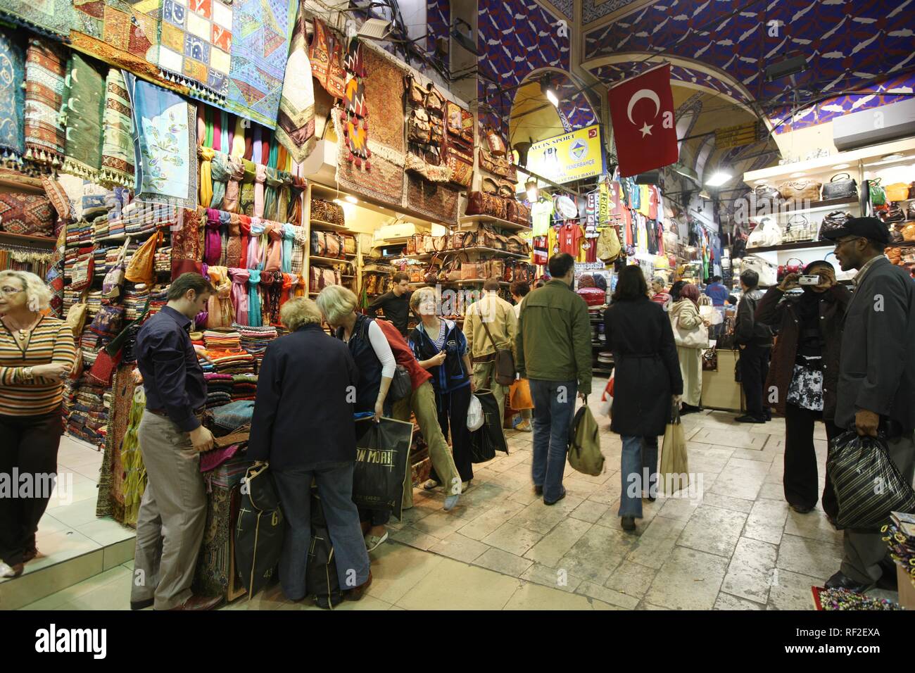 Souvenir booths hi-res stock photography and images - Alamy