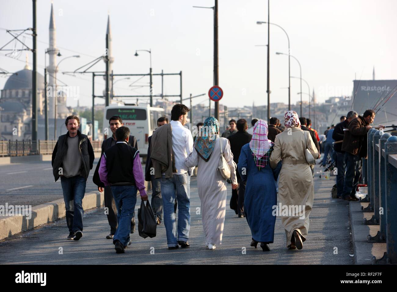 People walking on the Galata Bridge, Istanbul, Turkey Stock Photo - Alamy