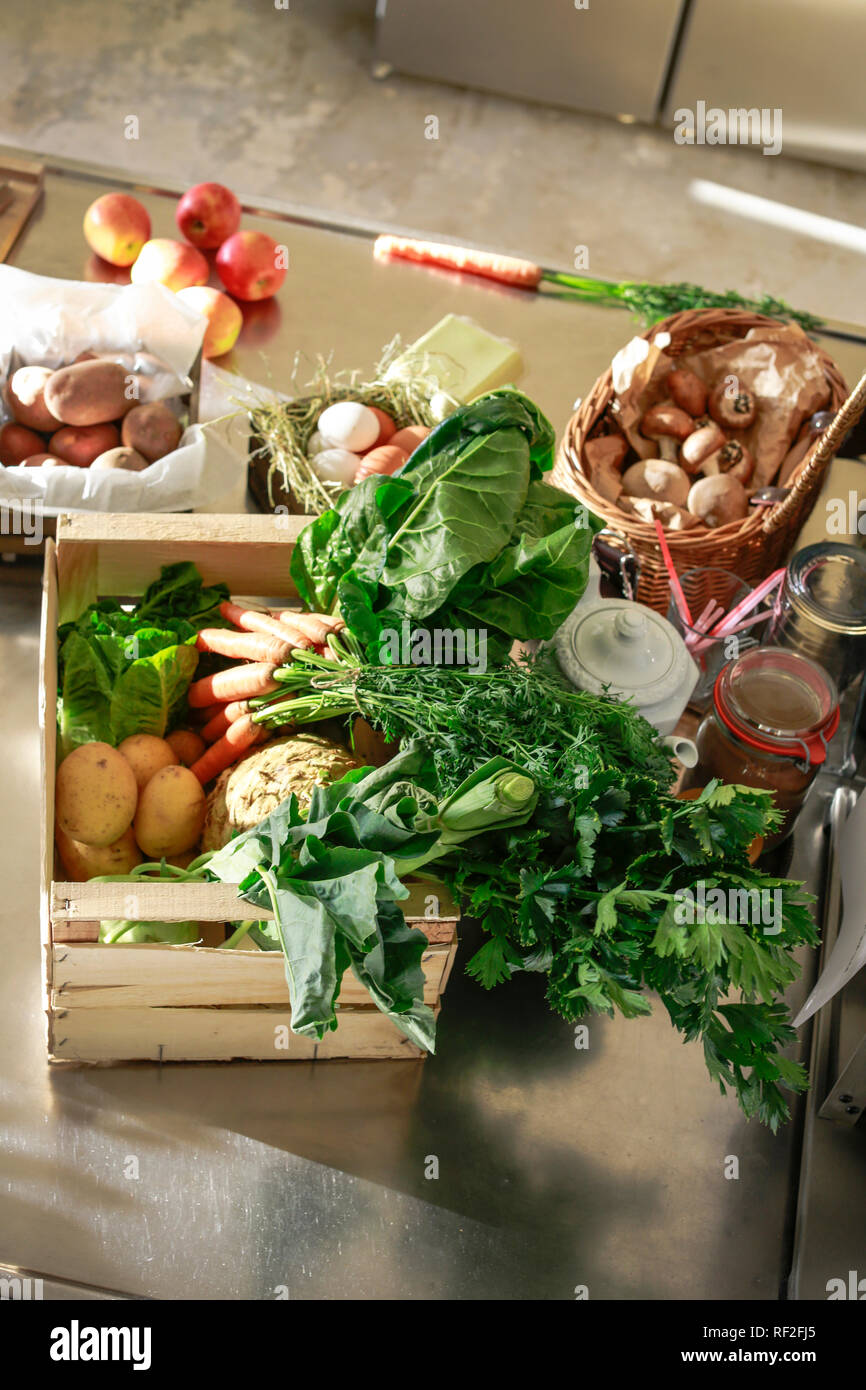 Fresh orgnaic vegetables and fruits in a kitchen Stock Photo - Alamy