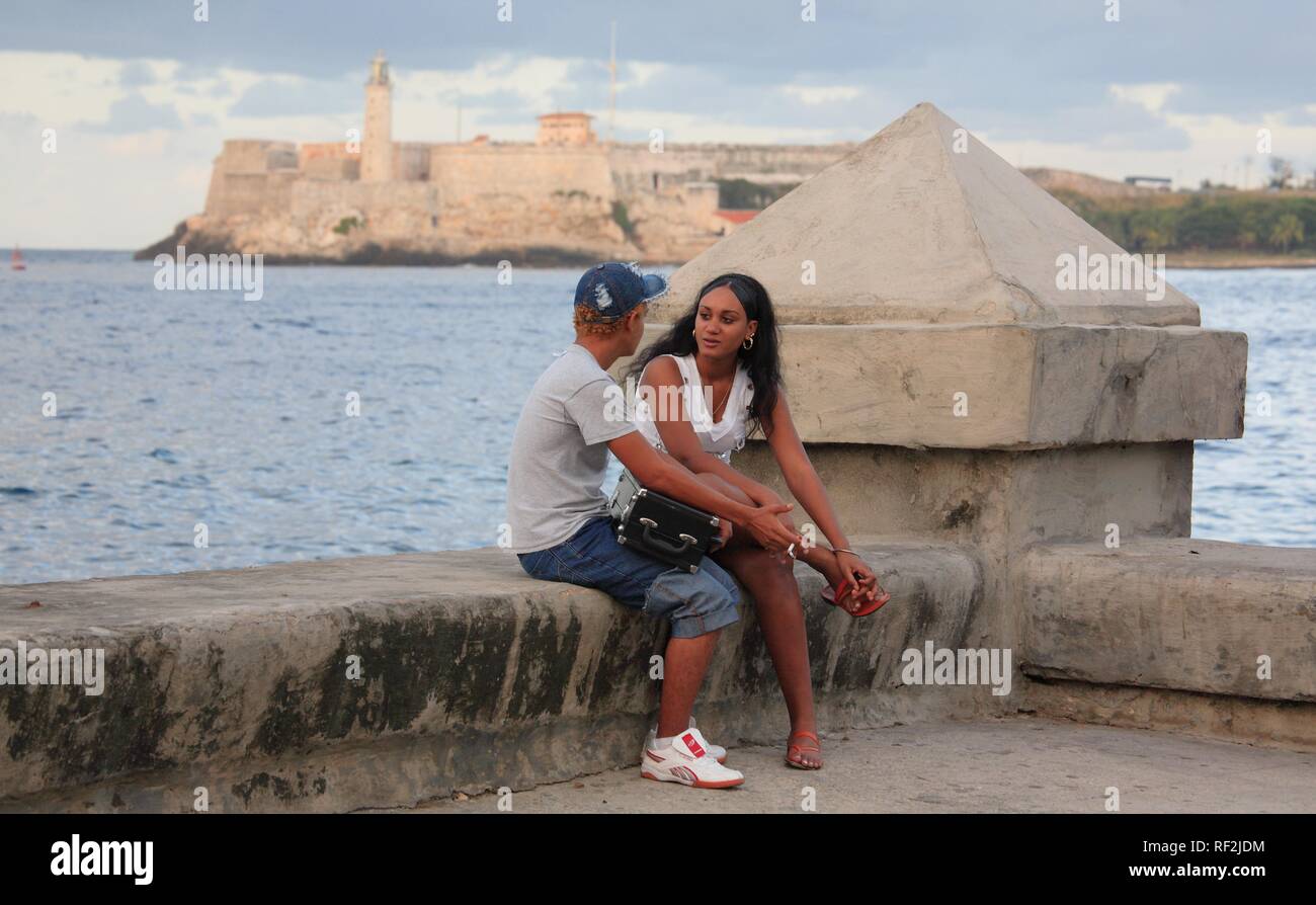 The malecon havana cuba hi-res stock photography and images - Alamy